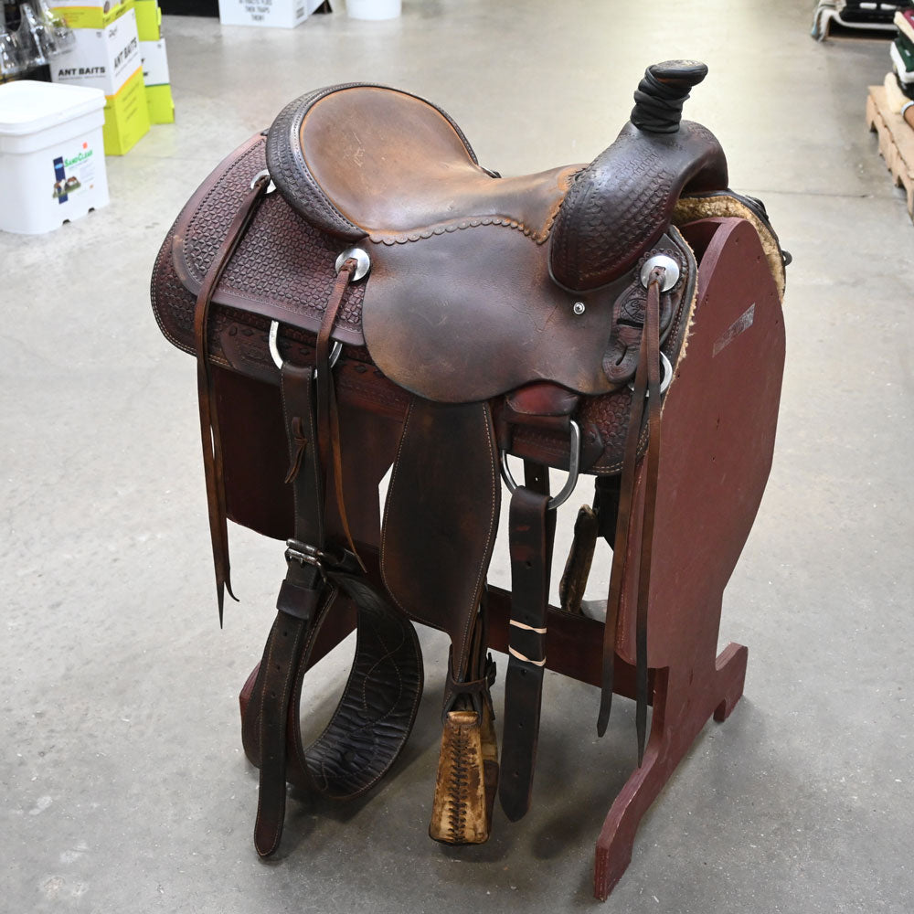 What size gullet is on this 15.5" USED COWBOY TACK ROPING SADDLE? (15.5 ...