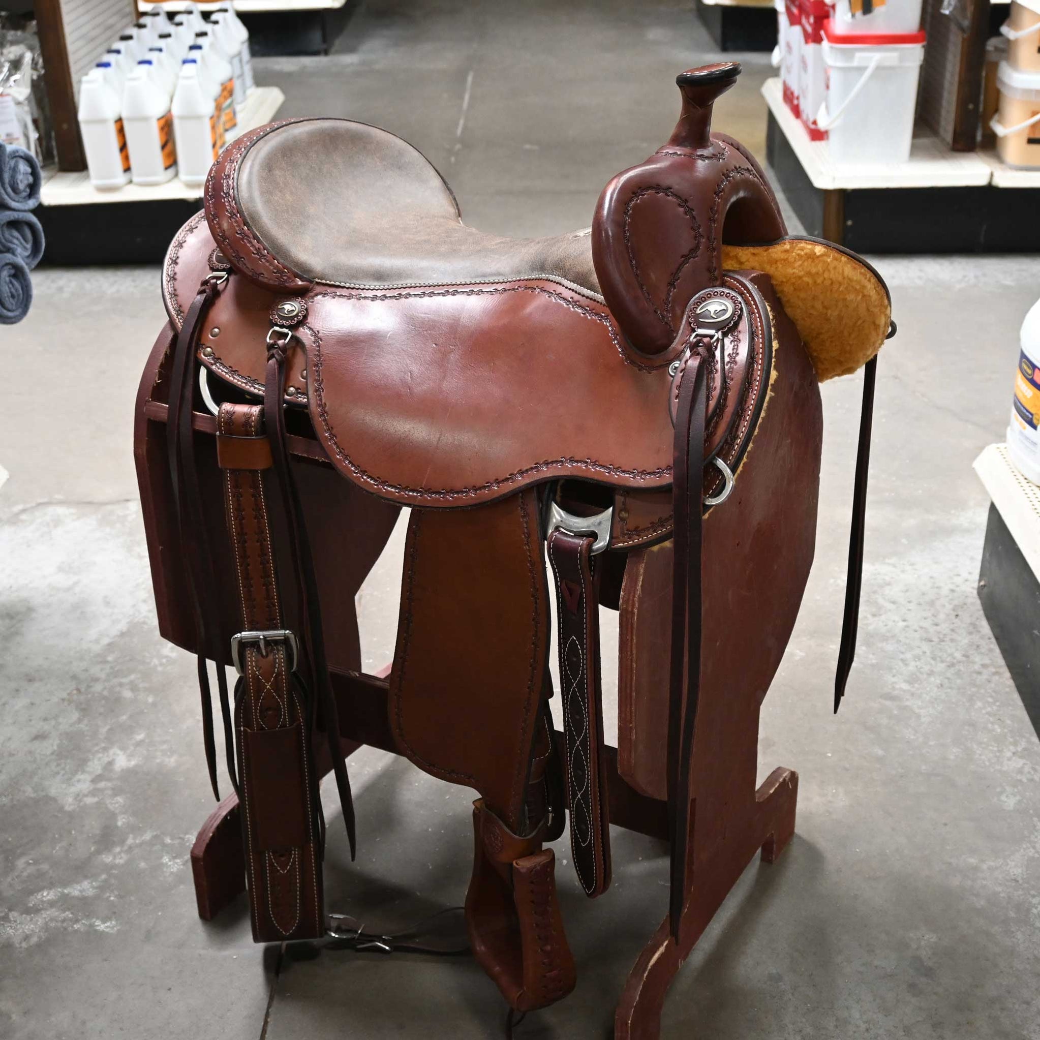 Barrel Saddles | Lightweight & Secure Western Barrel Racing Saddles ...